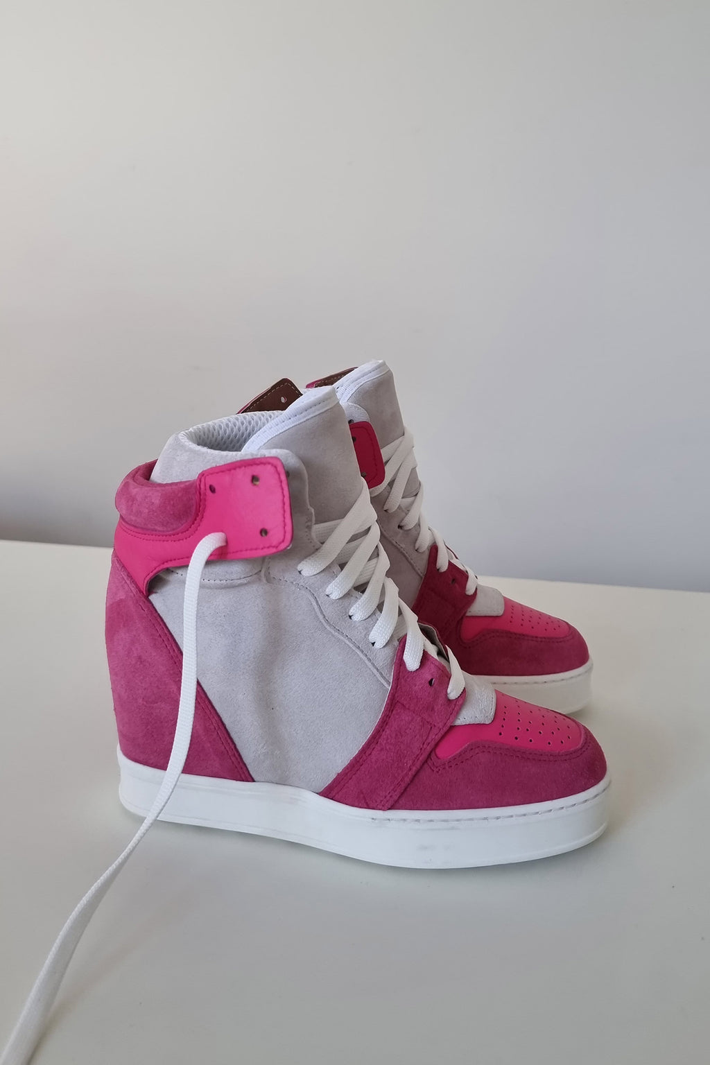 Upp Code sneakers with ice suede and fuchsia leather and suede – Lia Diva